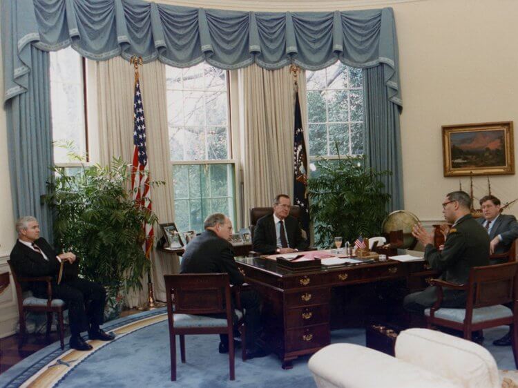 Photos: These are the Oval Office Designs for the Past 14 Presidents