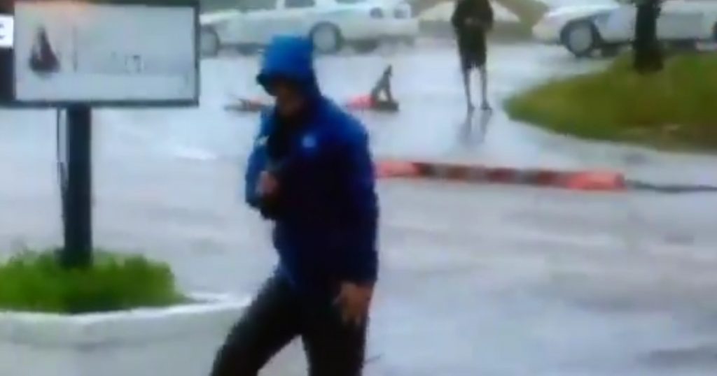 Hilarious Weatherman Caught Dramatically Bracing for Hurricane After ...