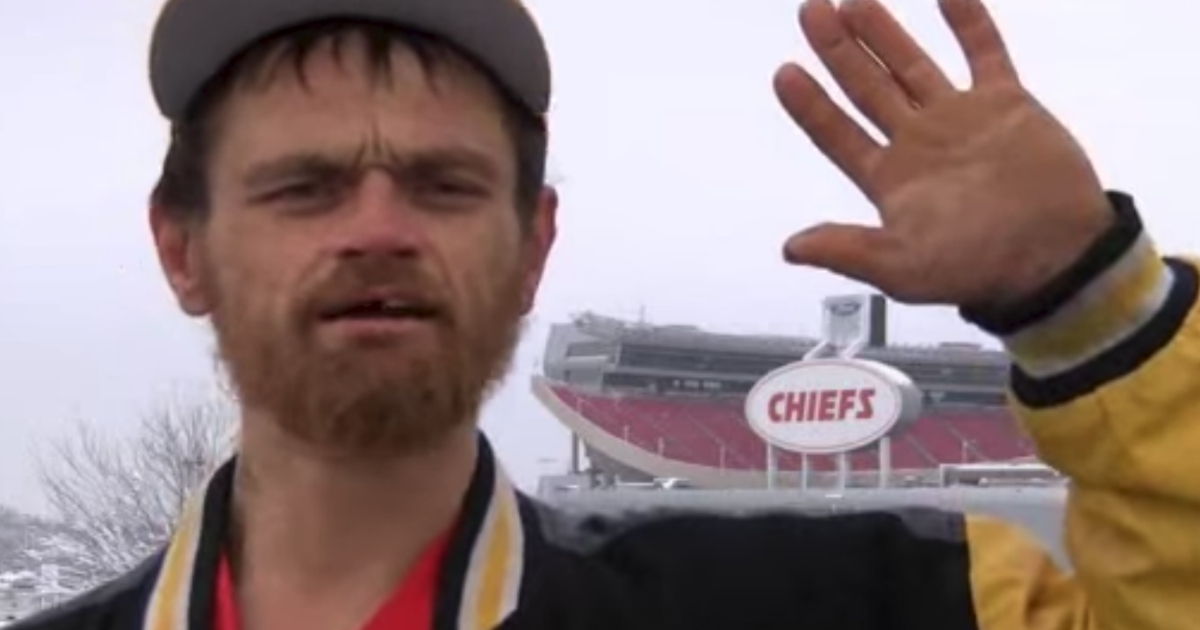 Homeless Man Helps NFL Star Make It to Playoff Game in Time