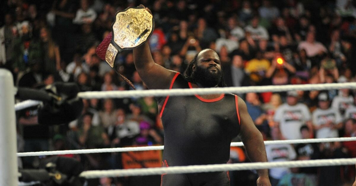 WWE Star Spends Father's Day Reportedly Helping Give Homeless People ...