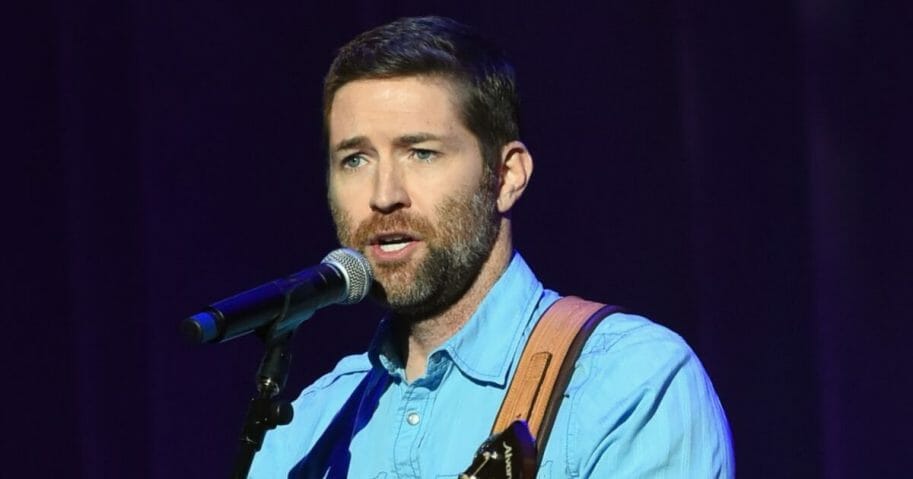 One Dead, 7 Injured After Country Gospel Singer Josh Turner's Tour Bus ...