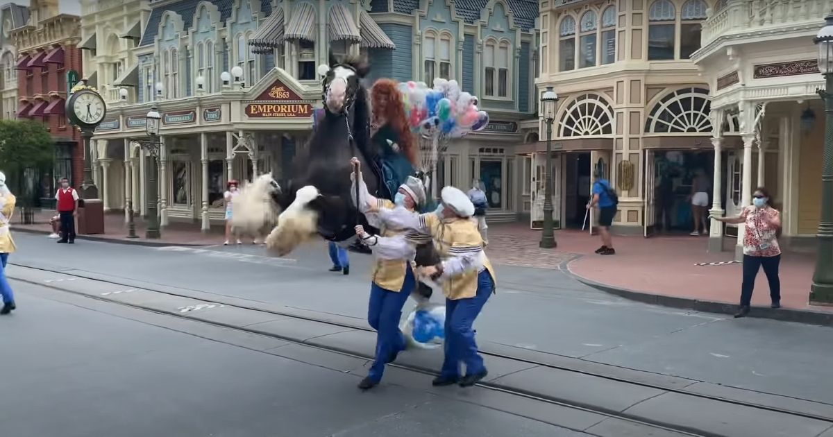 Watch: 'Merida' Nearly Bucked Off Horse at Disney After Balloon Tangles ...