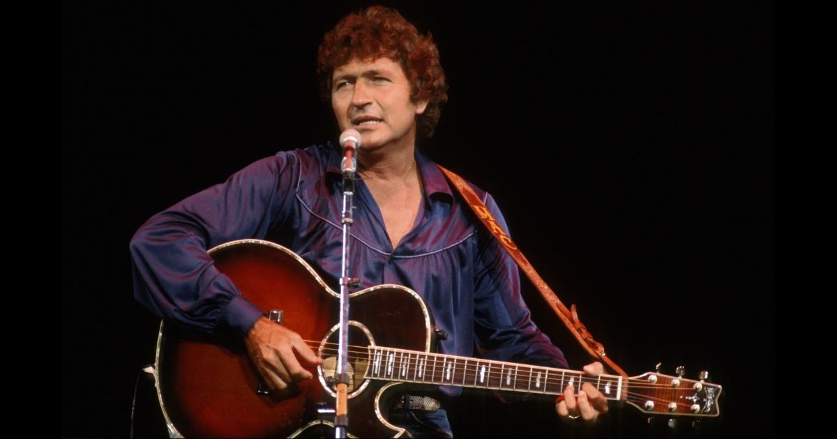 Country Legend Mac Davis Dead at Age 78