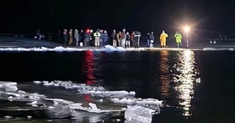 Terror as Ice Sheet Breaks Away in US Lake, Taking Over 100 People With It