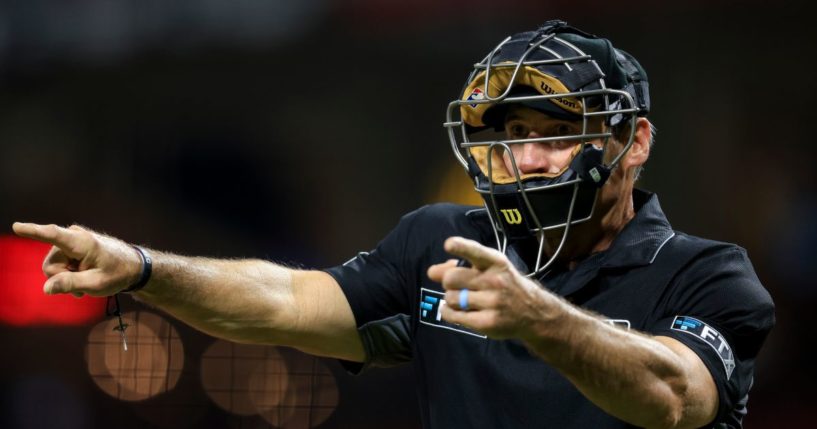 Fan-Hated Umpire Angel Hernández Finally Quits, Here Are Some of the ...
