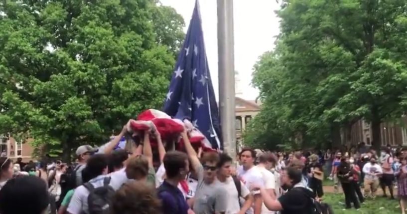 Fraternity Men Who Defended Dignity of US Flag Win Thanks of the Nation ...